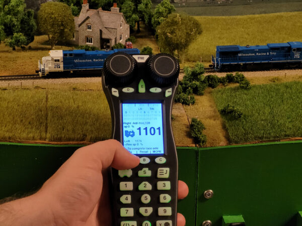 Create a multiple-unit consist using Digitrax - Trains