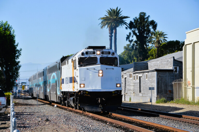 Metrolink’s lonely F40PH locomotive - Trains