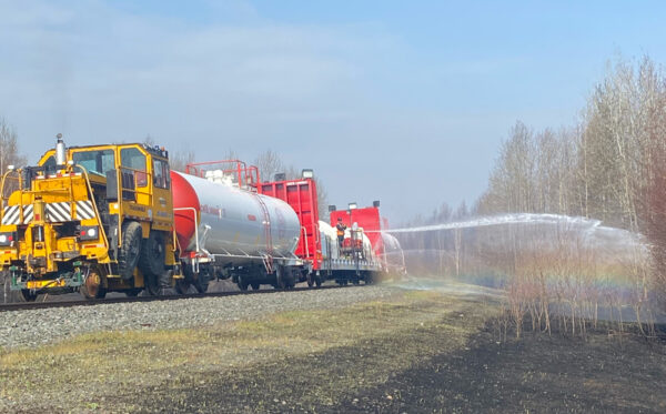 Wildfire shuts down CN main line through Jasper, Alberta (updated) - Trains