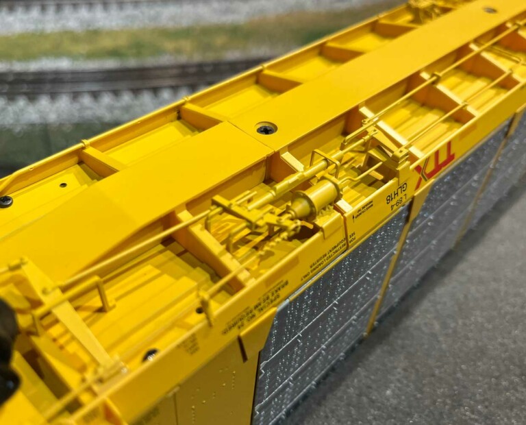 The Atlas O Multi-Max autorack - Trains