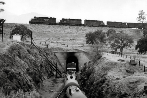 California’s Tehachapi Loop - Trains