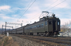 What shade of green were Lackawanna M.U. cars? - Trains