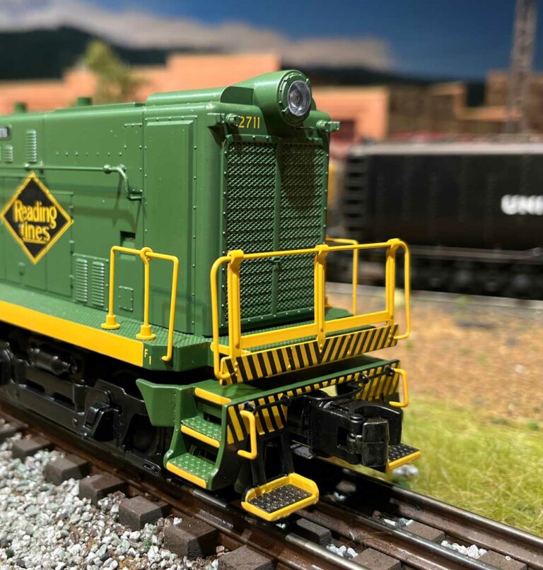 The MTH Baldwin VO1000 is a sturdy O gauge switcher - Trains