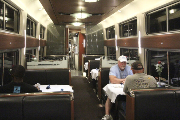Amtrak returns 'traditional dining' to Silver Meteor - Trains