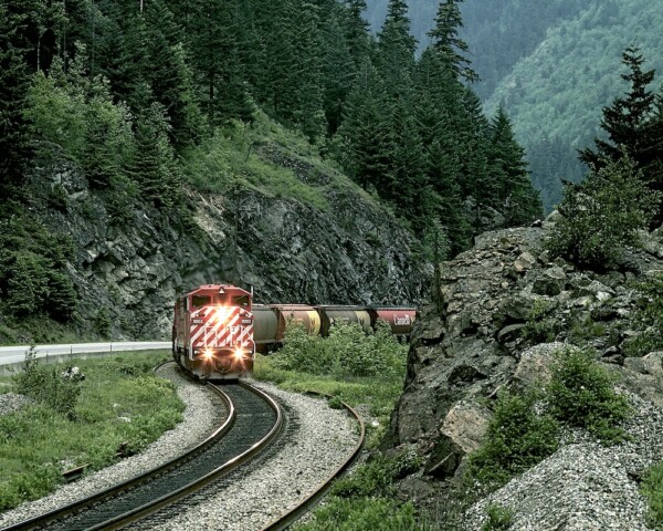 Diesel-electric locomotives have streetcar roots - Trains