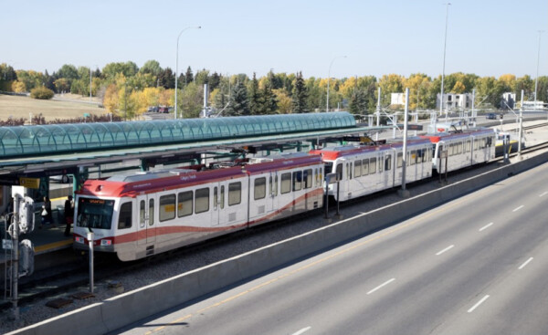Alberta to fund study of rail link to Calgary airport - Trains