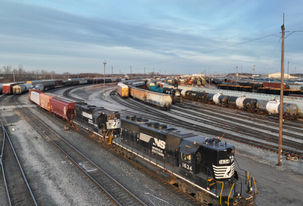 The last grimy few: Norfolk Southern high hoods - Trains