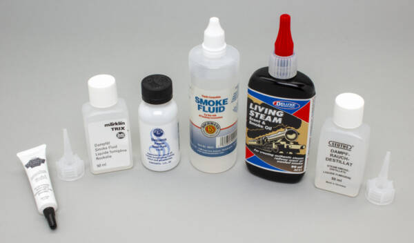 HO scale locomotives with smoke units - Trains