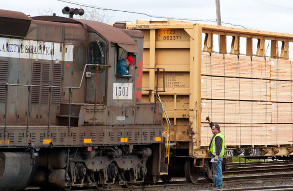 Classic Genesee & Wyoming EMD units in Northwest near retirement - Trains