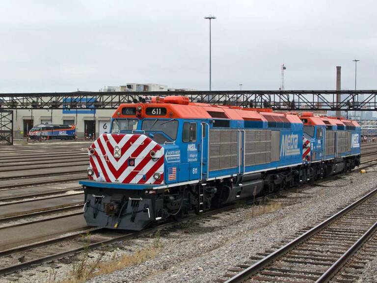 Metra EMD F40C diesel locomotives - Trains