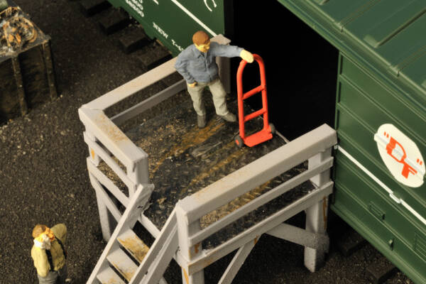 Scratchbuild an unloading platform - Trains