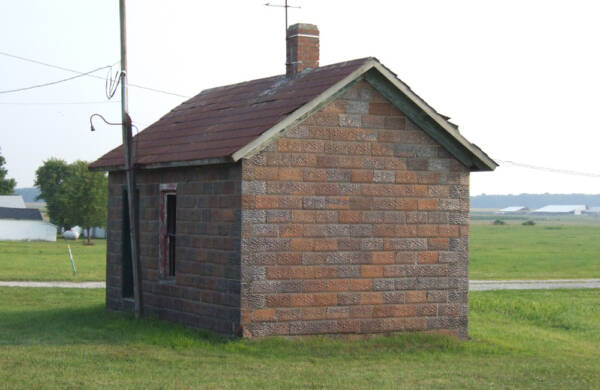 How do I model glazed block walls? - Trains