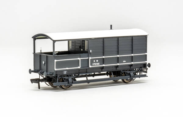 Rapido Trains UK Great Western Railway AA20 Toad brake van - Trains