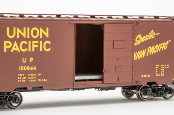 ScaleTrains HO boxcar kit - Trains