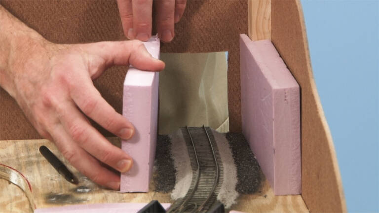 Basic tunnel building for beginner model railroaders - Trains