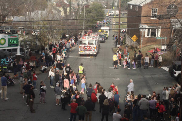 News photos: 'Cardinal' offers fleeting view of small-town celebration ...