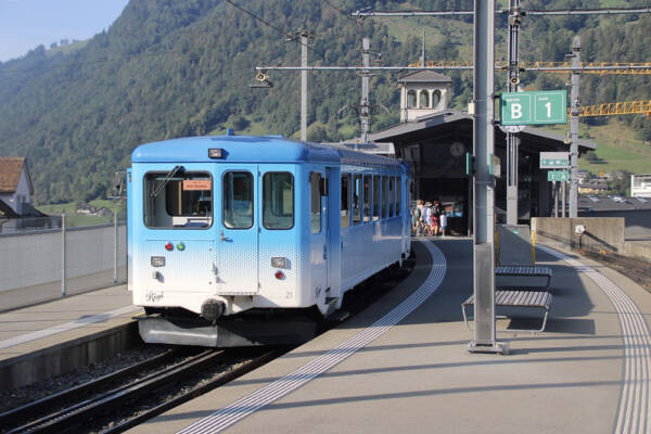 Travel with Trains: Seeing double on Mount Rigi - Trains