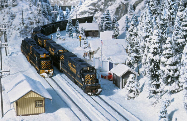 How to model snow on a model railroad layout - Trains