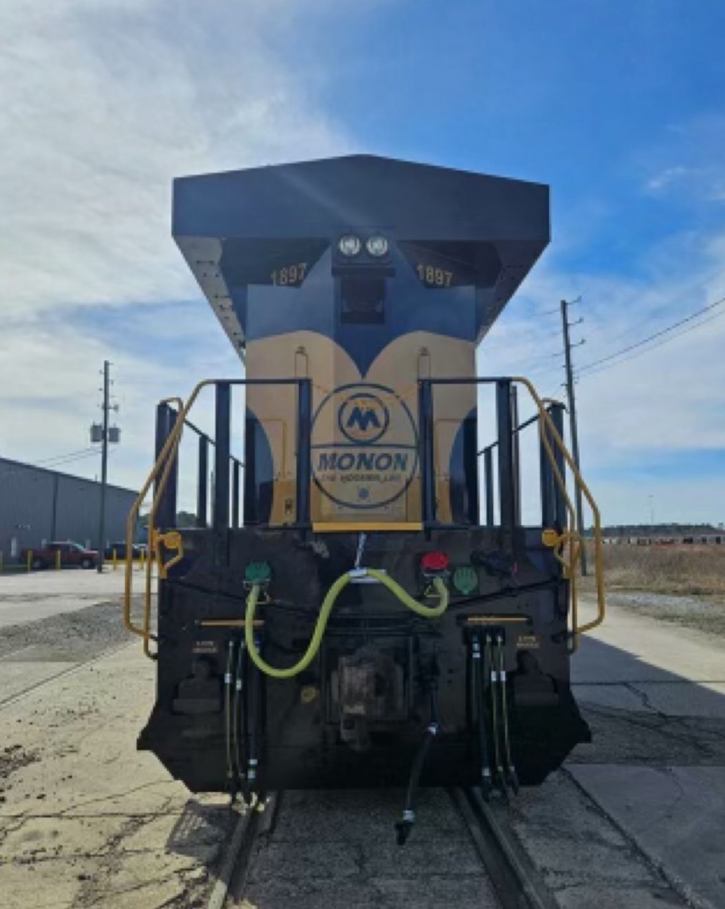 Monon heritage locomotive emerges from CSX paint shop - Trains