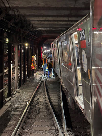 New York subway trains collide at low speed, derailing one; at least 24 injured (updated) - Trains