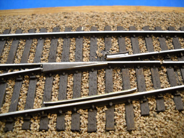 Scratchbuilding a lift-frog turnout - Trains