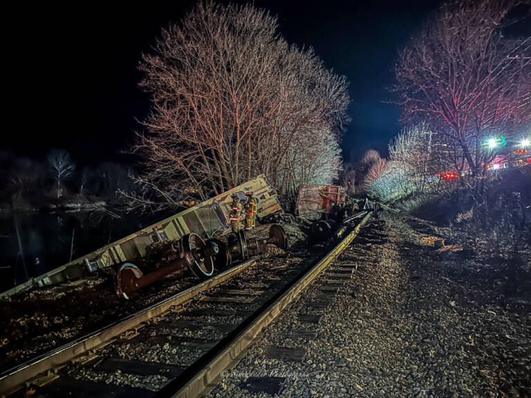 Broken rail caused Berkshire & Eastern derailment - Trains
