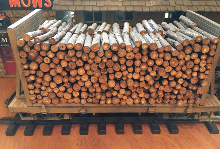 Kitbash a pulpwood load - Trains