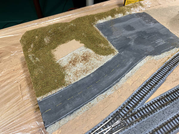 T-TRAK Project Part 7: Gravel, ground foam, and static grass - Trains