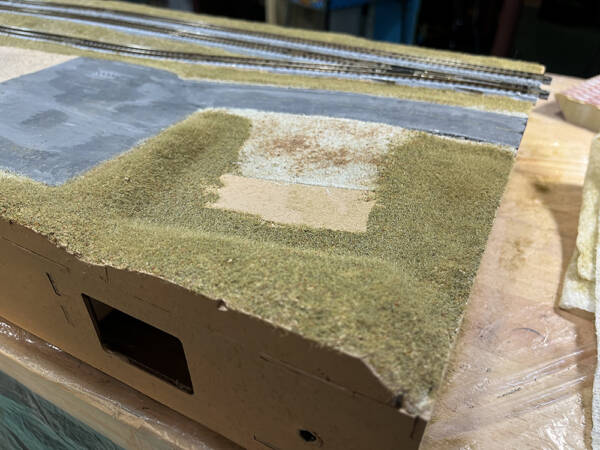 T-TRAK Project Part 7: Gravel, ground foam, and static grass - Trains