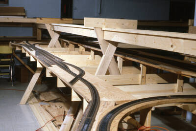 Non-traditional model railroad benchwork - Trains