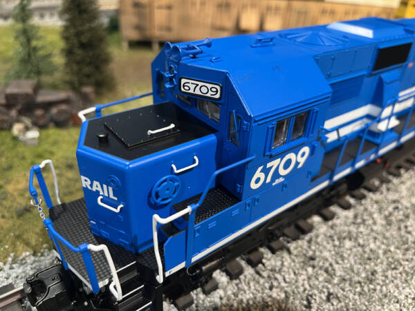 Lionel Legacy SD50 - Trains