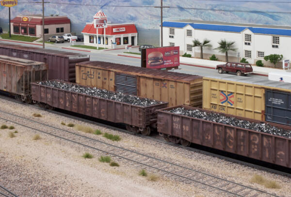 10 household items for model railroading - Trains