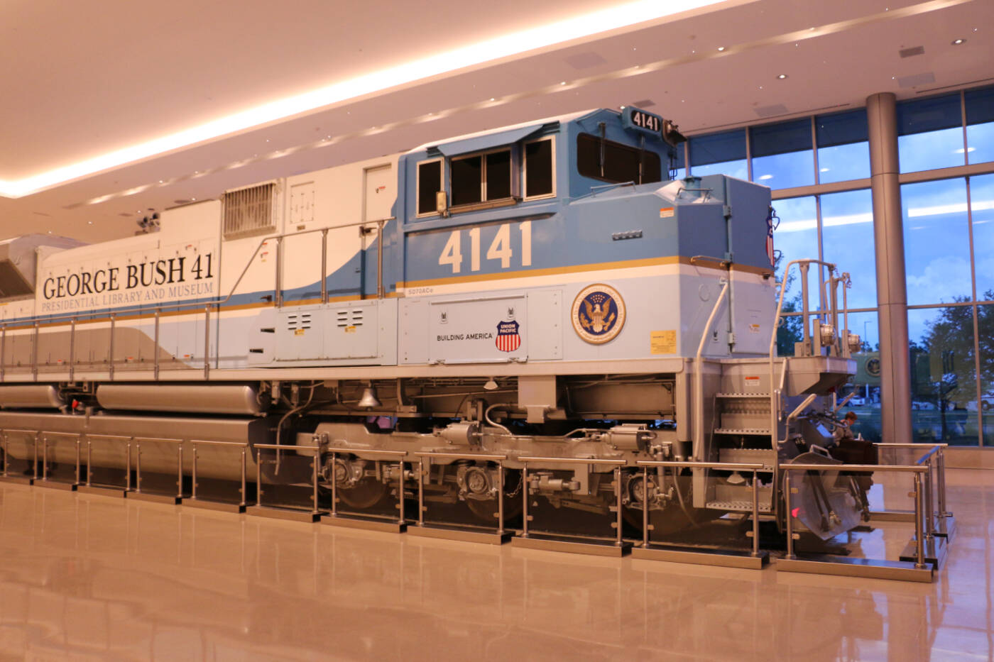 Bush Presidential Center opens building featuring Union Pacific tribute ...