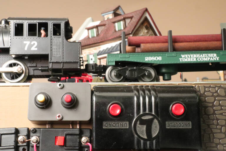 8 guidelines for handicap accessible toy train layouts - Trains