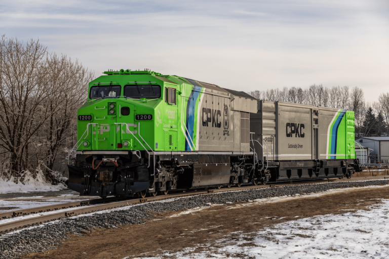 CPKC hydrogen locomotive completes first coal haul testing (updated ...