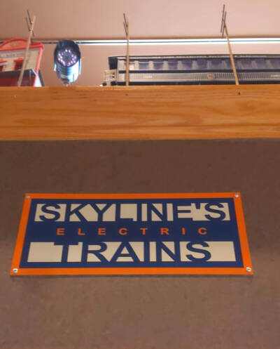 Restaurants with model railroad layouts - Trains