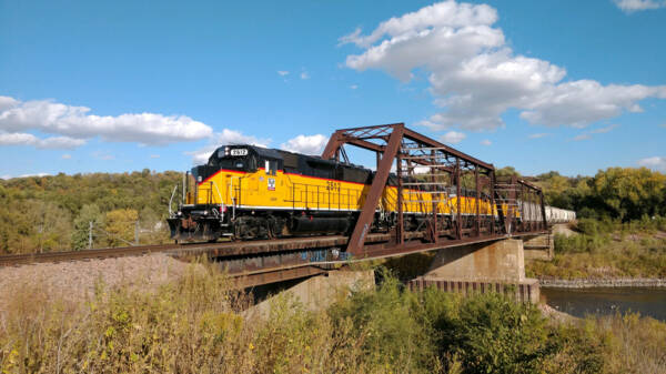 BNSF bridge on South Dakota-Iowa state line collapses - Trains