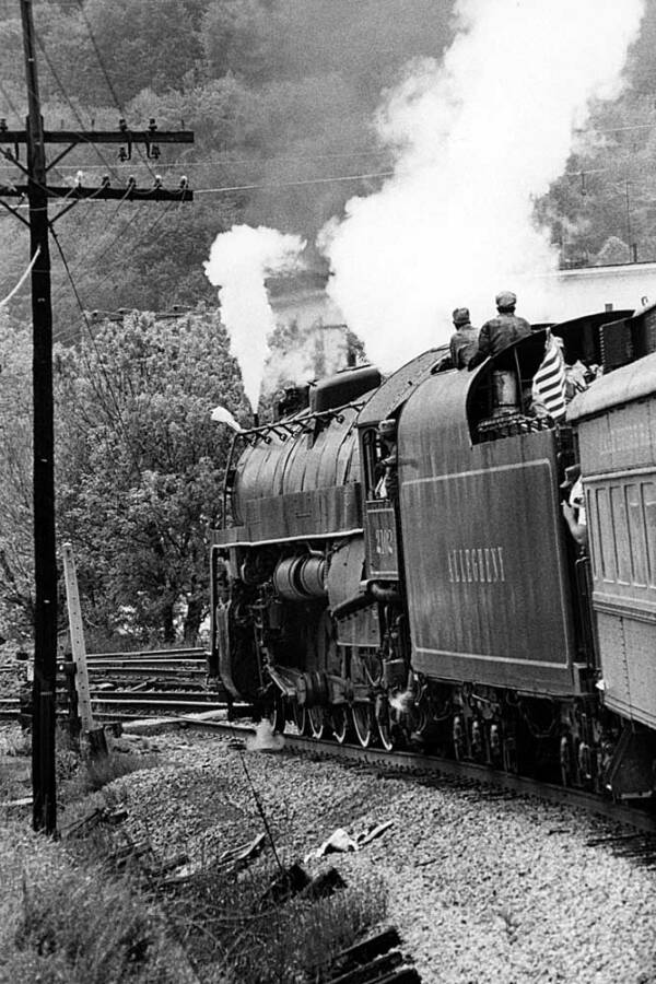 Rare images of Reading 2102 on the P&LE - Trains