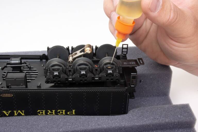 Lubricating modern O scale steam locomotives - Trains