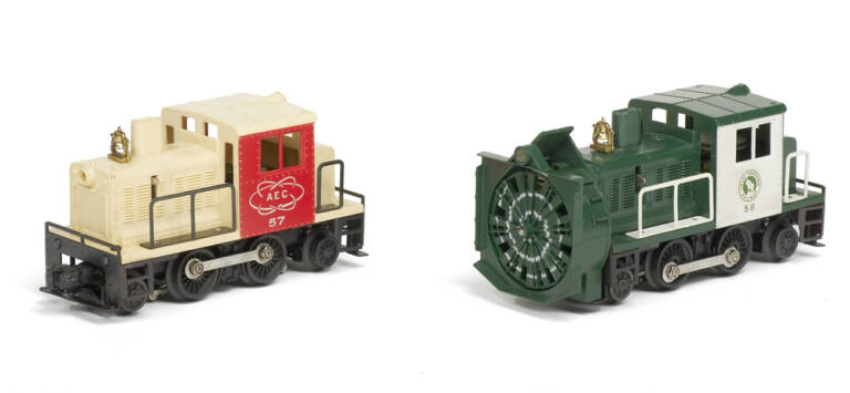 Lionel postwar military switch engines - Trains