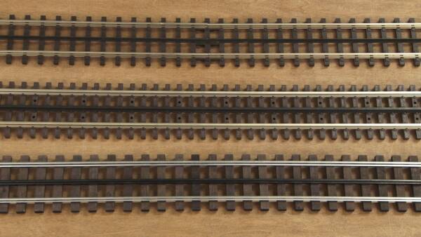 The basics of 3-rail track - Trains