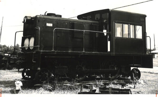 Lionel postwar military switch engines - Trains