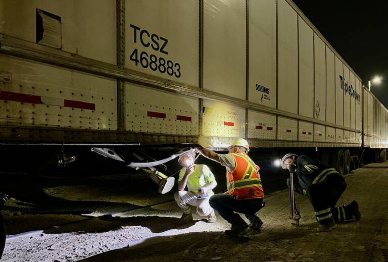 Norfolk Southern’s Triple Crown RoadRailers ride off into history - Trains