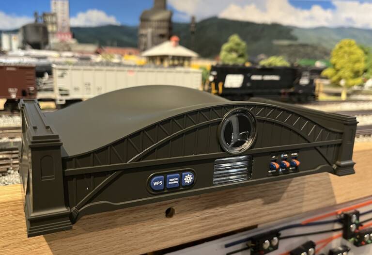 Lionel Base3 command base - Trains