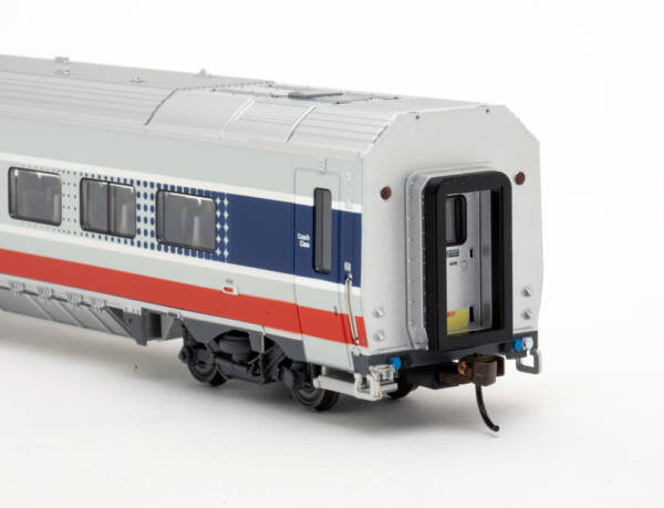 Bachmann HO scale Venture coach - Trains