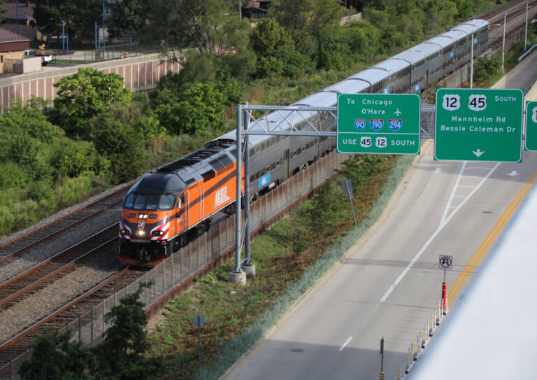 News photos: Metra tests waters of O’Hare service with convention ...