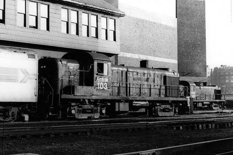 Amtrak RS3 diesel locomotives - Trains