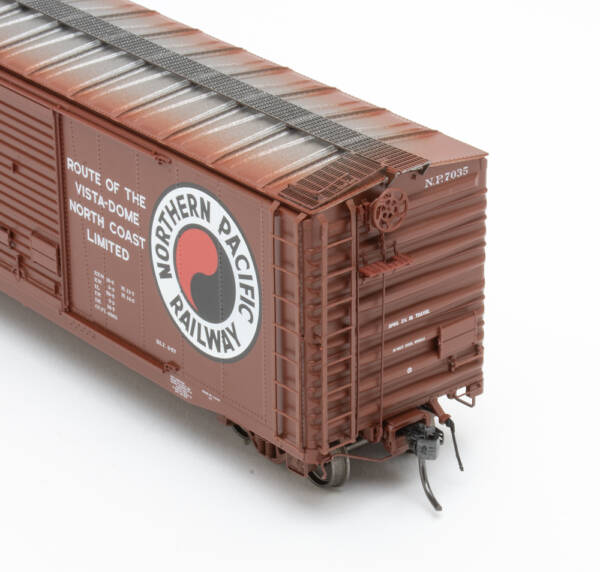 Moloco HO Northern Pacific boxcar - Trains