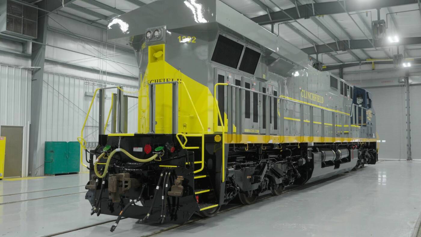 CSX unveils Clinchfield heritage locomotive (updated) - Trains