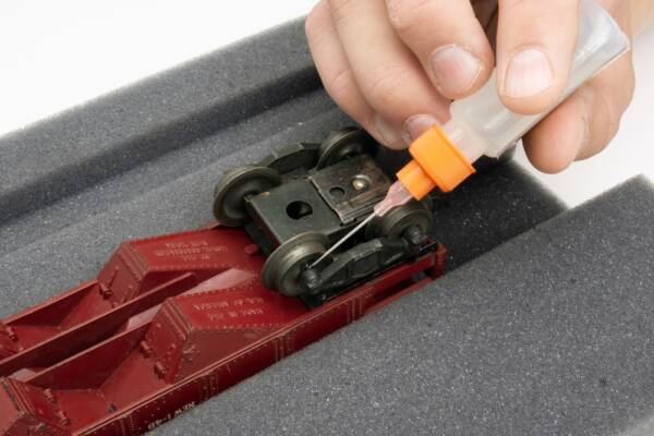 How to lubricate O gauge postwar rolling stock - Trains